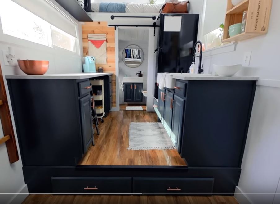 Future Of Housing: Couple Builds “Absolutely Beautiful, Modern” Tiny ...