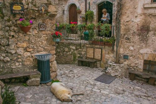 Unique Travel: ‘Scattered Hotels’ In Italy – Designer Rooms In Medieval ...