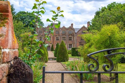 English Country Homes: ‘Wilby Hall’ In Norfolk | Boomers Daily