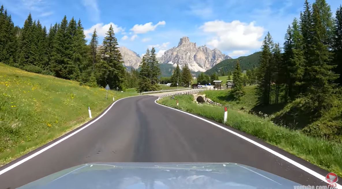Drives: Campolongo Pass – Dolomites, Tyrol, Italy (4K) | Boomers Daily