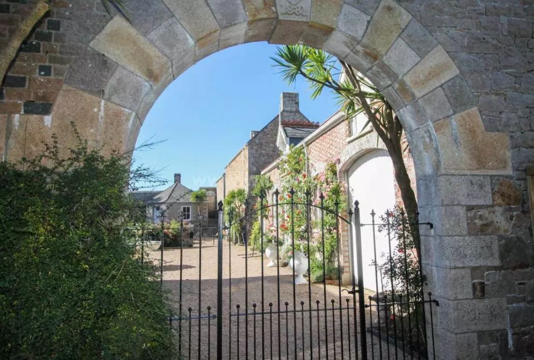 British Estates: St. Peter’s House, Island Of Jersey | Boomers Daily