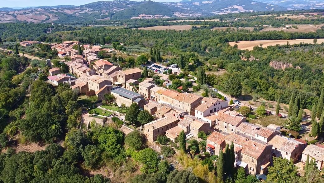 Walking Tour: Sovana In Tuscany, Italy (4K) | Boomers Daily