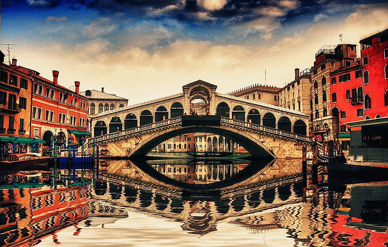 In-Depth Views: The Rialto Bridge In Venice, Italy (4K) | Boomers Daily