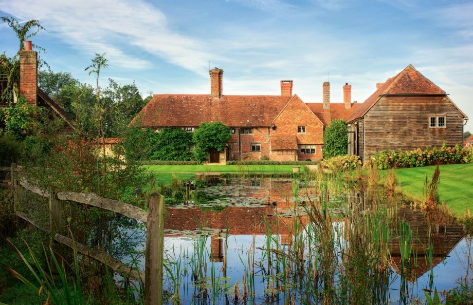 English Architecture: Arts And Crafts Willards Farm In Surrey & Sussex ...