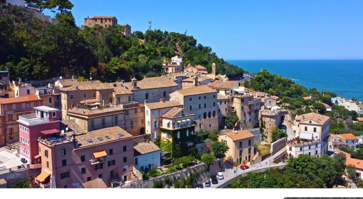 Italy Walks : Grottammare On The Adriatic Sea (4K) | Boomers Daily