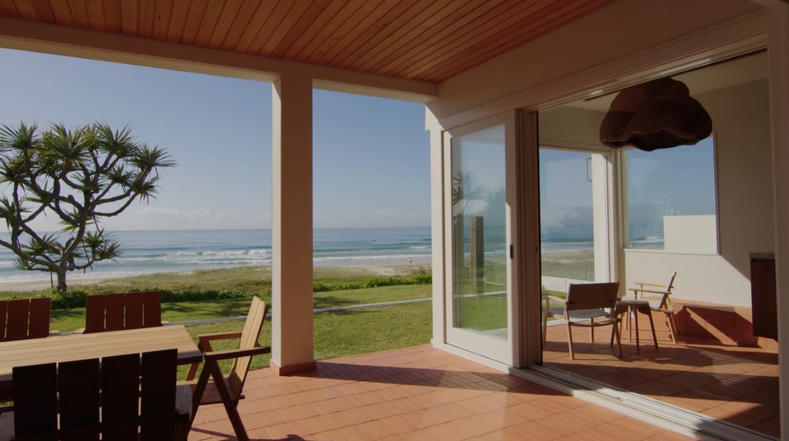 Design: Tour Of Mermaid Beach House In Australia | Boomers Daily
