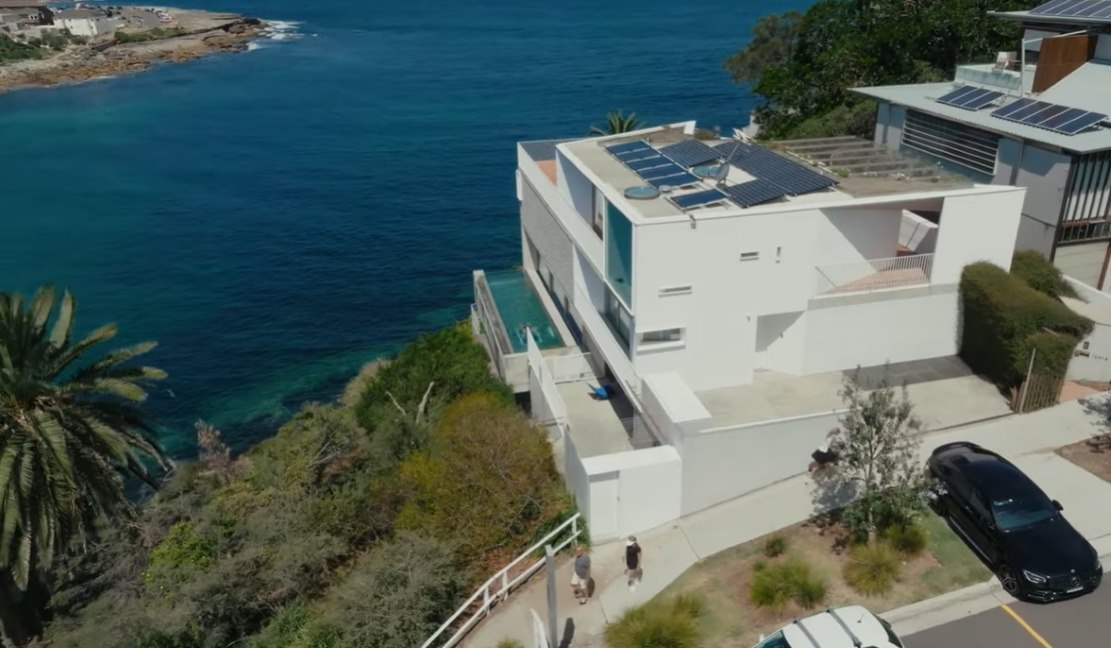 Architecture: A Cliffside Home Tour In Sydney | Boomers Daily
